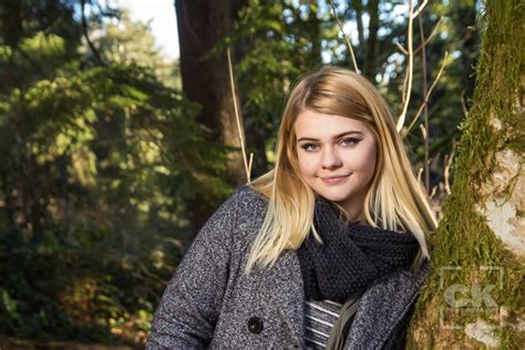 Morgan Senior Session Shively Park Astoria Astoria Senior Photography