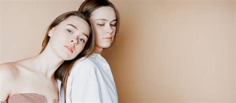 Premium Photo Fashion Beauty Models Two Sisters Twins Beautiful Nude