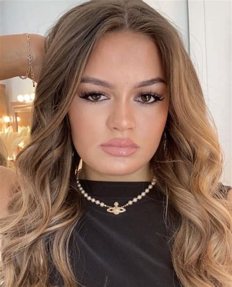 Chloe R Hot Chavs