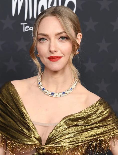 Amanda Seyfried Revealed What Happened When Her Boobs Fell Out In