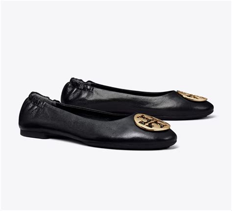 Los Flats Tory Burch De Los 2000 Están De Regreso En 2024 Y Así Los