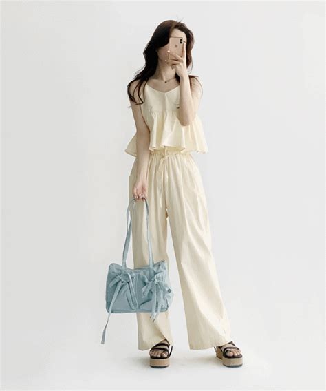 세트가격 투샤 프릴 나시 블라우스 와이드팬츠 세트 여름 썸머 휴가철 바캉스룩 스트랩 A라인 오버핏 민소매 티셔츠 밴딩 롱팬츠 고무줄 일자바지 투피스 셋업 여행