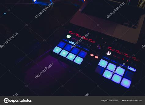 Digital Midi Controller Panel With Colorful Disco Light Dj Turn Table
