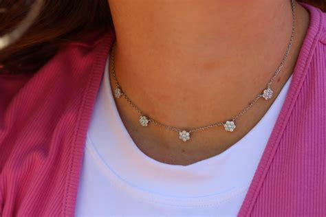 Dainty Floral Cluster Necklace Gemberry