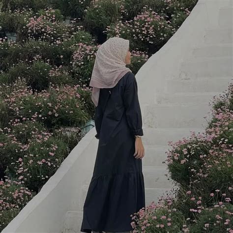 Che Husna Che Unaa • Threads Say More