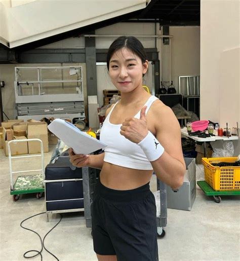 “physical 100” Star Jang Eun Sil Proves Strong Is The New Sexy In Shirtless Photoshoot