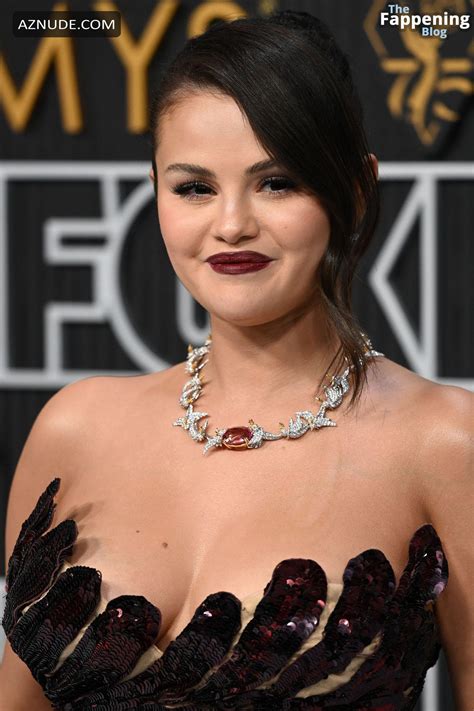 Selena Gomez Sexy Shows Off Her Hot Cleavage In A Mesmerizing Dress At The Th Primetime Emmy