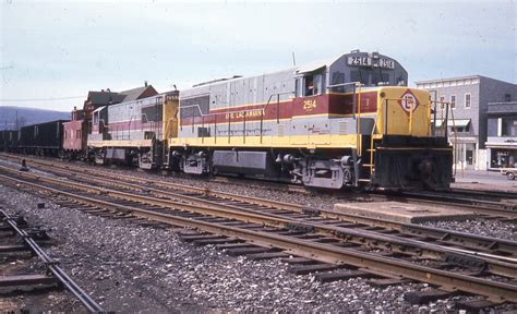 Erie Lackawanna East Stroudsburg Pennsylvania Ge U25b 2514 And 2502 Diesel Electric