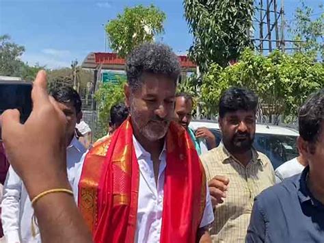 Prabhu Deva Visits Tirumala Temple Receives Blessings From Priests