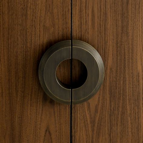 Victoria Stepped C Pull Handle