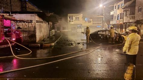 Explotan Dos Carros En Provincia Bajo Estado De Excepción En Ecuador