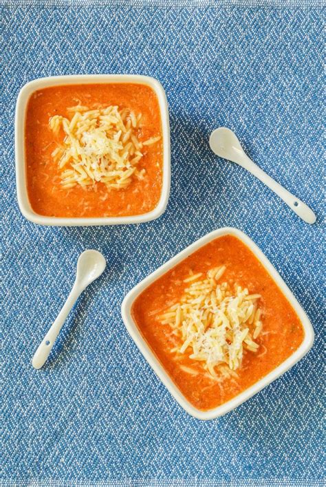 Domatosoupa Me Kritharaki Greek Tomato Soup With Orzo Taras