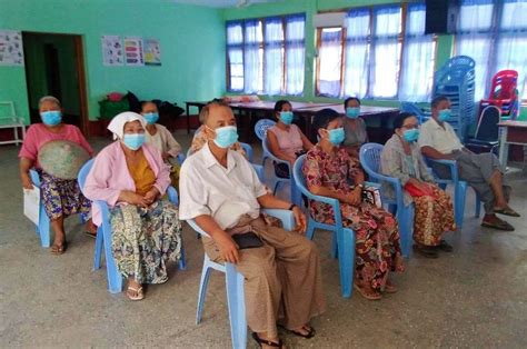 မင်းလှမြို့နယ် ပြည်သူ့ဆေးရုံတွင် နိုင်ငံ့ဝန်ထမ်းအငြိမ်းစားများအား သ