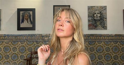 Mathilde Storm à Propos De La Scène De Sexe Dans Le Hit Netflix One