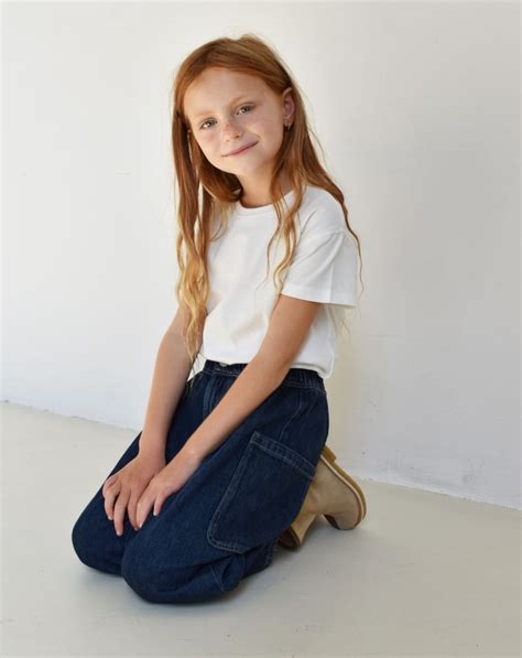 Ula Model Jackie Lee