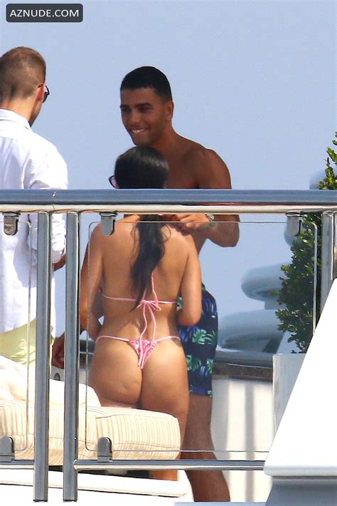 Kendall Jenner And Kourtney Kardashian Sexy On A Yacht In Antibes During Cannes Film Festival