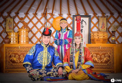 УДЭТ ын шинэхэн жүжигчин Д Мөнх Одын гэр бүл