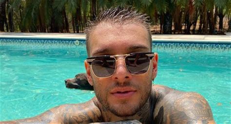 Lucas Lucco é Flagrado Jantando Com Modelo Internacional Redetv