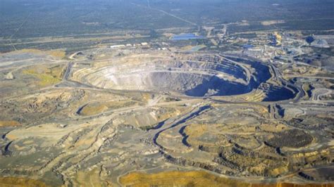 De Beers Keen On Sa Expansion As Mantashe Bemoans Holes Left By Miner