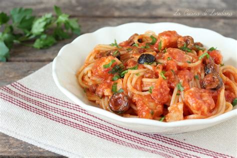 Pasta Con Baccala Al Sugo Di Pomodoro Un Primo Piatto Squisito