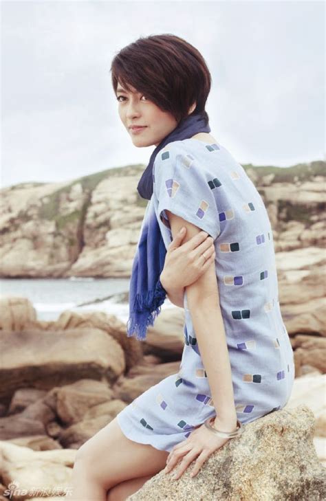 梁咏琪清新杂志封面曾因爱遍体鳞伤家纺网