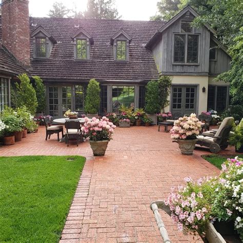 Traditional Landscape Design Ideas For Your Home