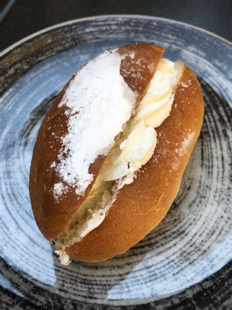 Ontbijten Als Een Echte Romein Hap Eens In Een Maritozzo Dit Is Italië
