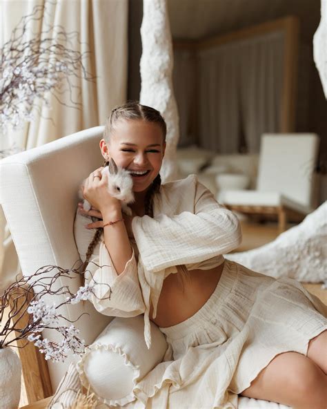 🦄ana Beregoi🦄 🐰🐇 Instagram