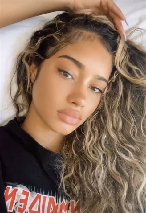 140 Pretty Light Skin Girls♡ Ideas Light Skin Girls Baddie