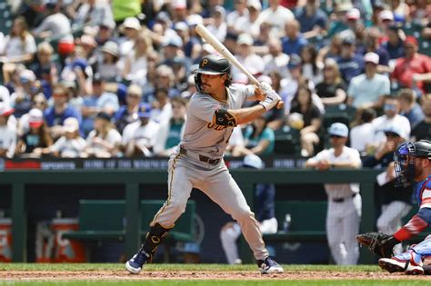 Royals Trade For Former Utility Man From Pirates Before Trade Deadline