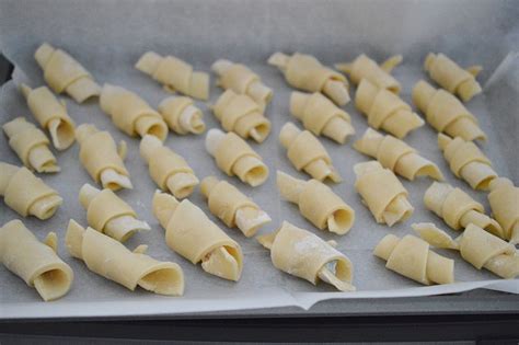 Cornulete Cu Untura Reteta Cornulete Fragede De Casa Rețete Papa Bun