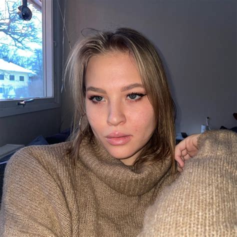 Amanda Gustafsson Pictures 13 Images