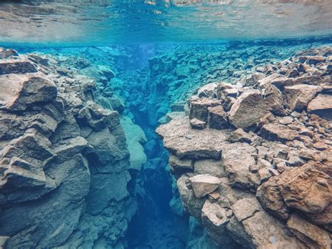 Silfra Fissure Snorkeling The Complete Guide To Snorkeling Between
