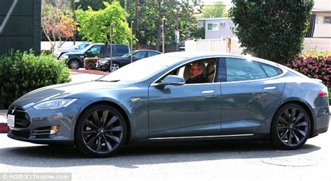 Welche Berühmten Leute Besitzen Privat Einen Tesla Medienberichte