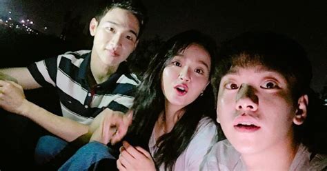 학교2017 장동윤 지헤라 안승균 교복 벗고 화기애애한 한 때