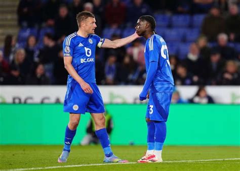 Jeremy Monga Debuta Con El Leicester A Los 15 Años Con Una Camiseta Especial
