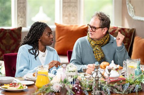 Joe Marler Suspects Cat Burns And Alan Carr In Celebrity Traitors The Standard