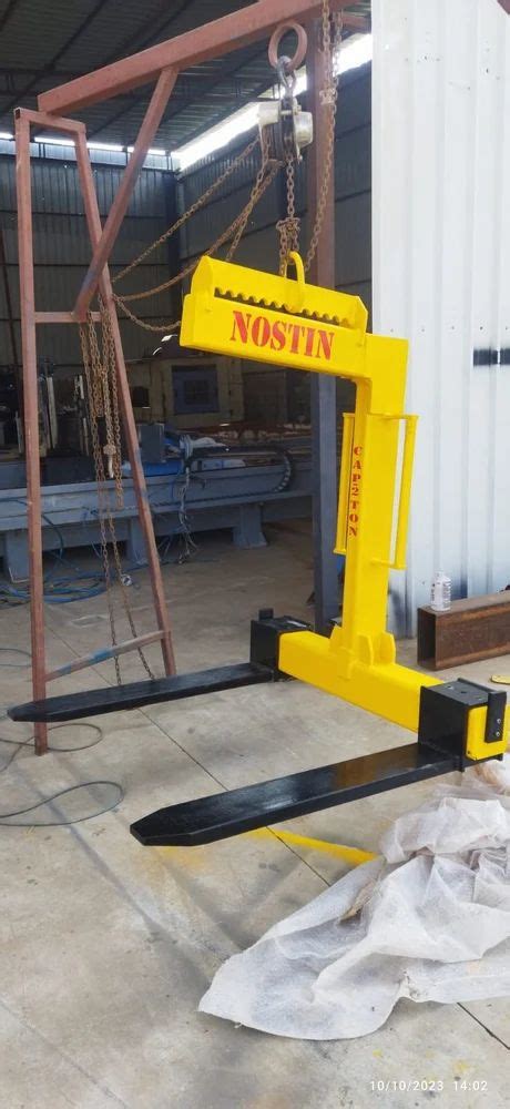 Hand Operated Nostin Pallet Crane Lifter Lifting Capacity 20000 Kg At