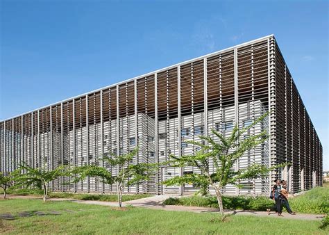 University Library By Rh Architecture Encased Within A Timber Lattice