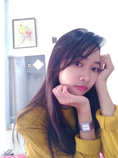 무료 이미지 소녀 얼굴 피부 헤어 스타일 아름다움 이마 말뿐인 긴 머리 눈썹 코 머리 색소 레이디 흑발 셀카 노랑 히메 컷 턱 앞머리