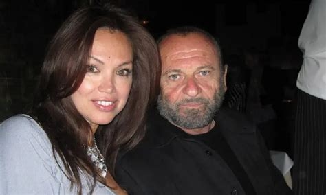 Who Is Claudia Haro Joe Pescis Ex Wifes Life And Where She Is Now