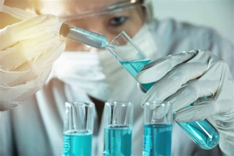 How To Become An Analytical Chemist