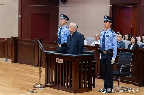 70岁的刘满仓和王雪峰被查：我们该怎么度过一生？ 刘满仓，按级别，很高。 因为属于：打虎的级别。 在中国，能够称上 虎”的，不是一般人。一、70岁被查，比60岁被查，是不 雪球