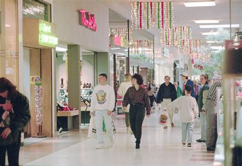 Shoppers At The Brunswick Square Mall East Brunswick Nj November
