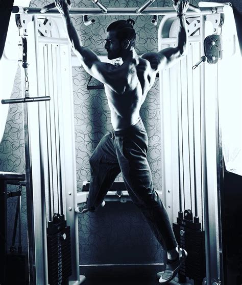 Shirtless Bollywood Men Ashmit Patel Works Out Topless