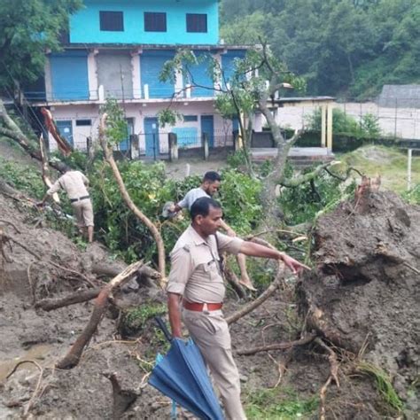 Photos उत्तराखंड के चमोली में आधी रात बादल फटने से थराली गांव में तबाही सामने आईं तस्वीरें