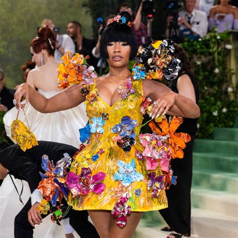Blk Alerts Nicki Minaj Arrested In Amsterdam While On Instagram Live