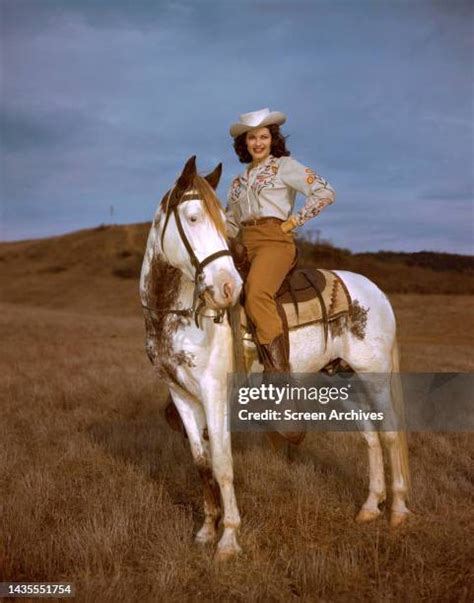 698 Yvonne De Carlo Photos And High Res Pictures Getty Images