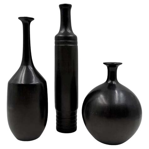 Inner Strength Handmade Black Ceramic Bucchero Tuscan Etruscan Vase