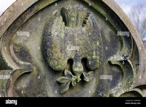 Victorian Gravestone With Dove Carving At Blackburn Cemetery Stock